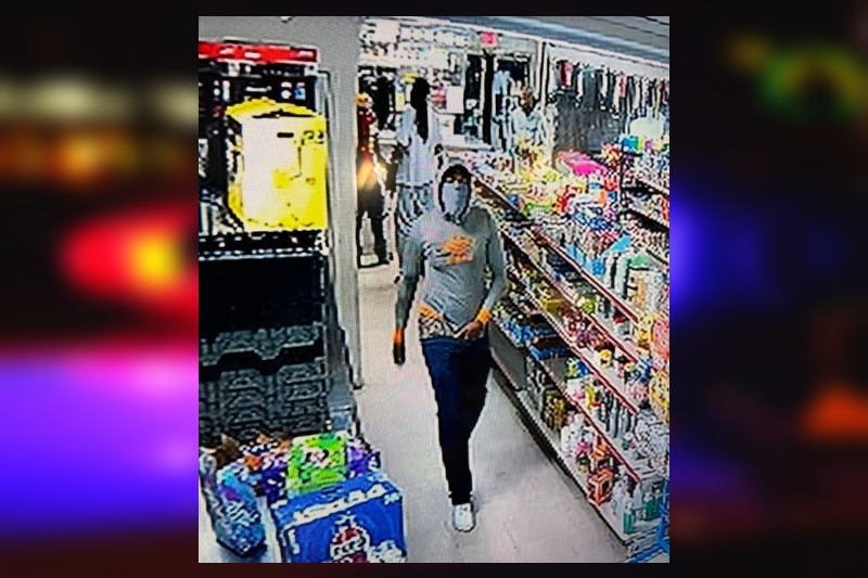 Armed man flees on foot after stealing cash register from Bibb County ...